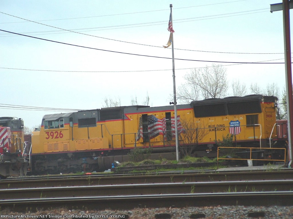 UP 3926 Building America with Flag